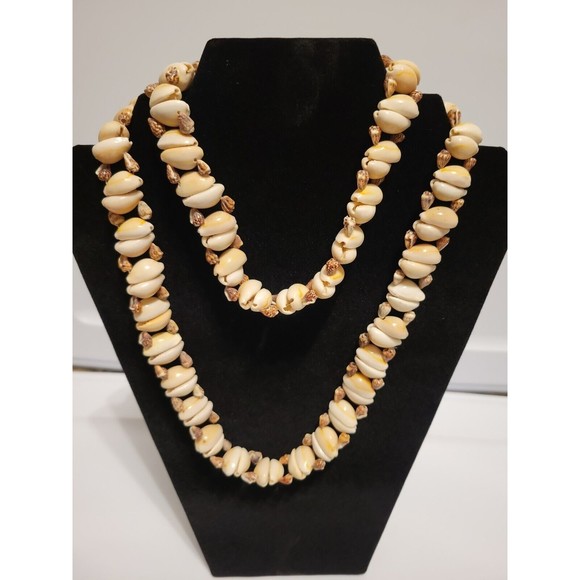 Unbranded | Jewelry | Vintage 36 In Long Natural Cream Cowrie And Snail ...